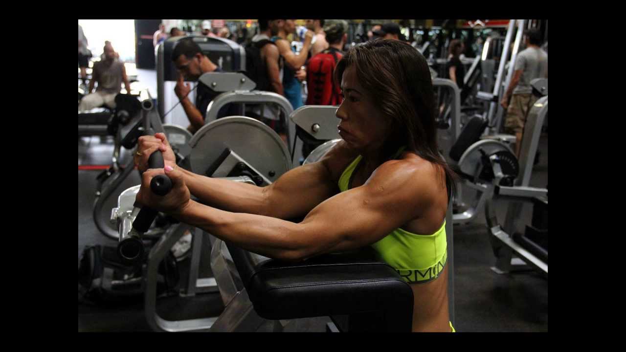 Loretta Heystek Training @ GoldsGym ByJerryFredrick2013 - YouTube