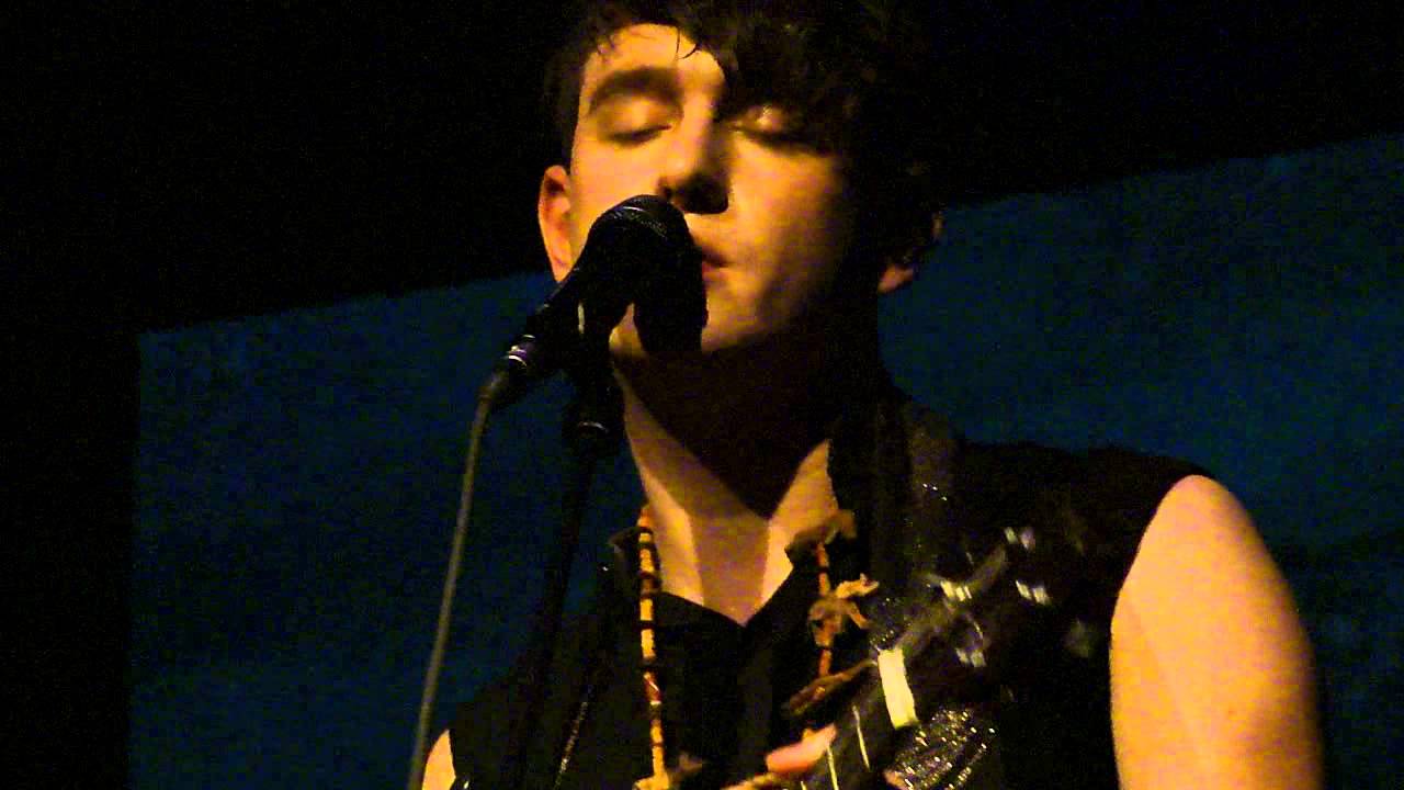 Patrick Wolf - Augustine - Oblivion @ Kulturkirche Köln - YouTube