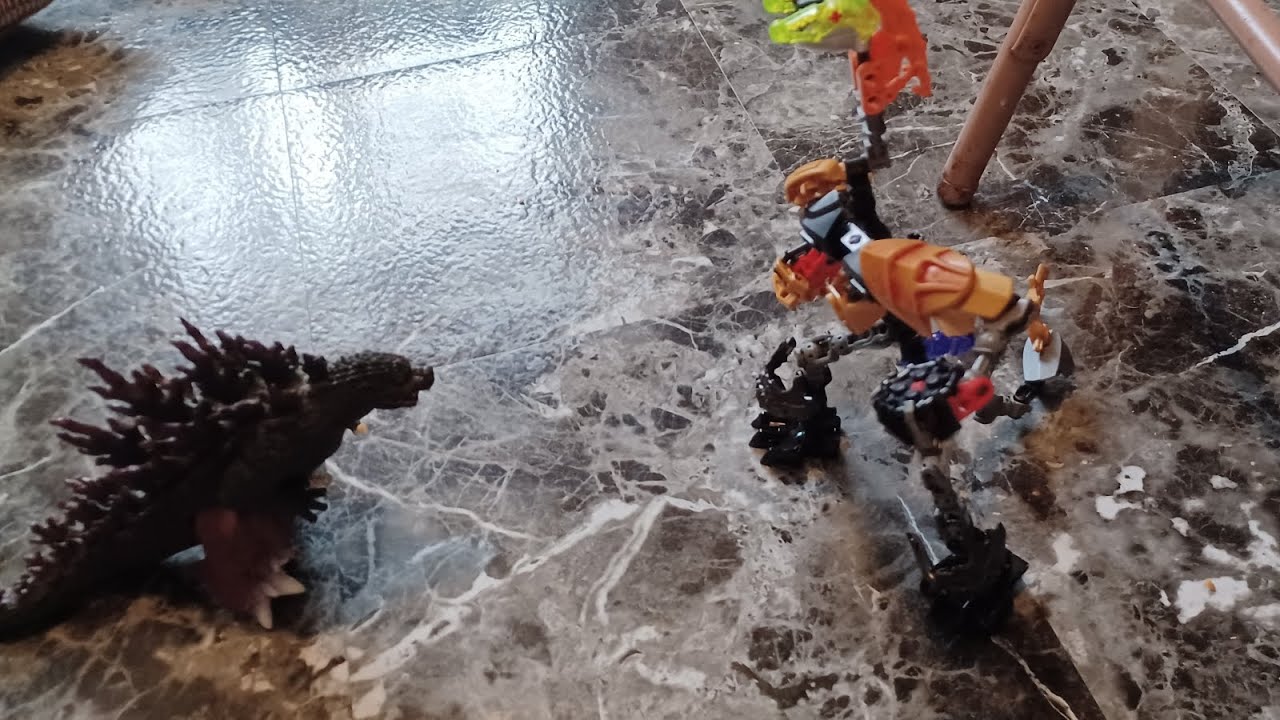 Godzilla versus Chicken tron - YouTube