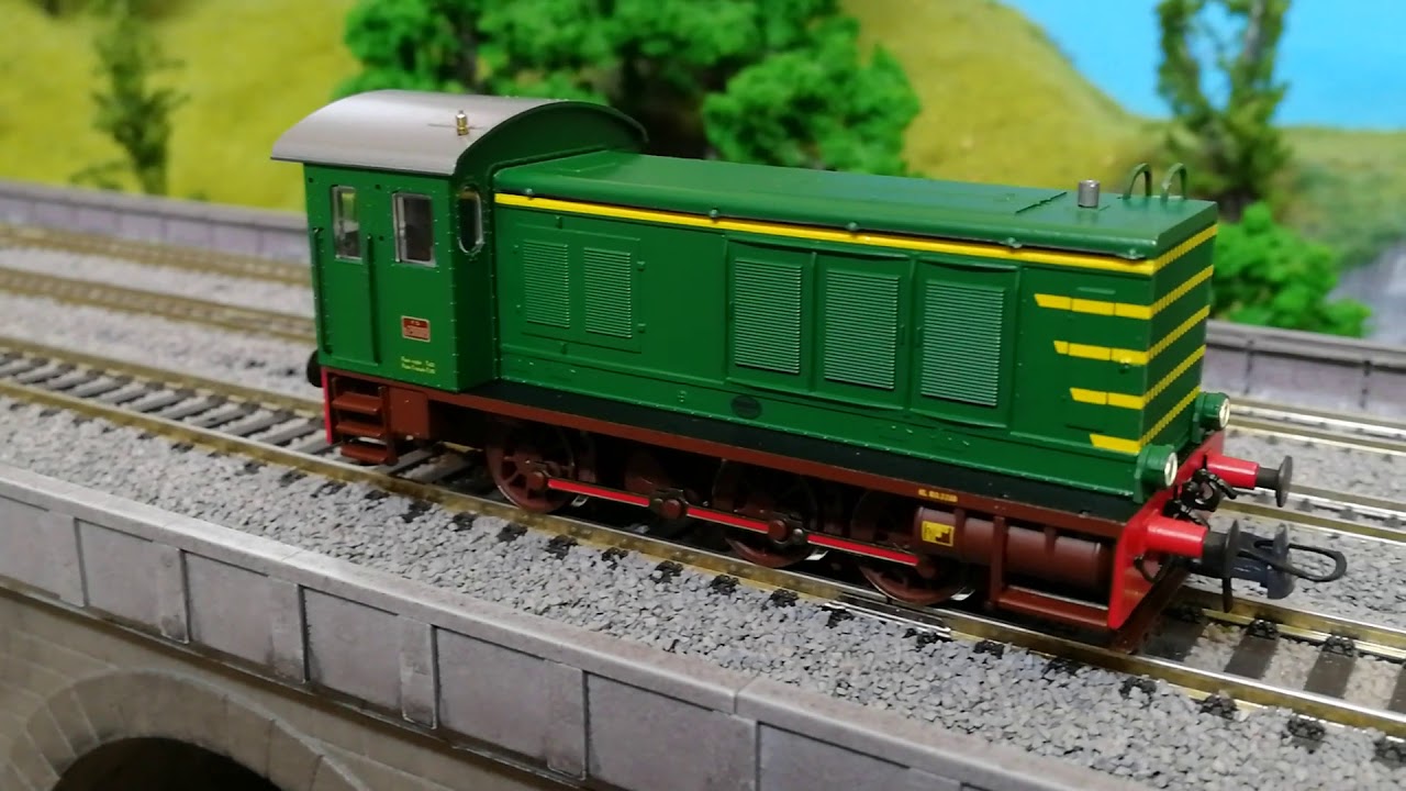 ROCO 72811- Locomotiva Diesel classe D236, FS, DCC sound - YouTube