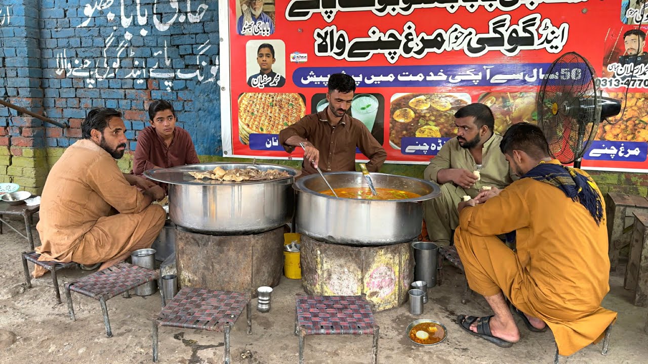 50/- Rs LEGENDARY DHABA 😍 50 YEAR'S OLD BREAKFAST | CHANAY | BONG SIRI ...