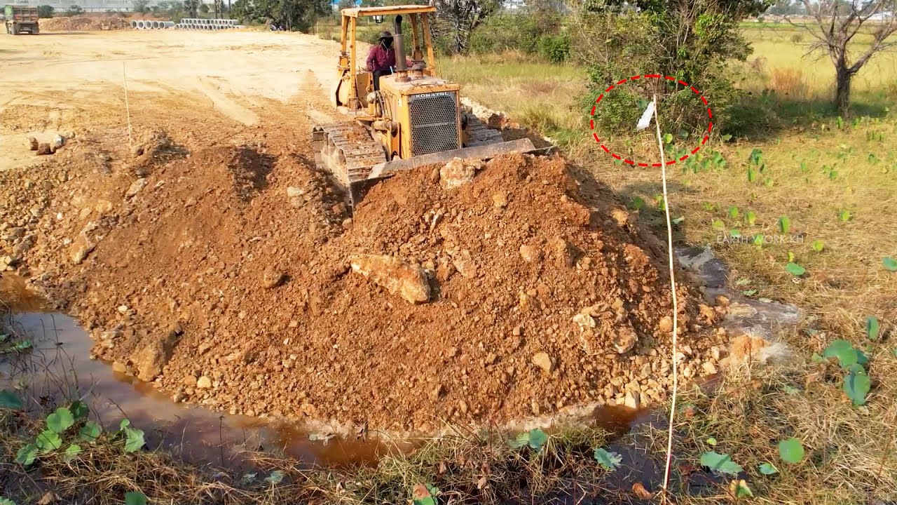 Perfect Smooth Operation High Level Landfilling Using Strong Powerful ...