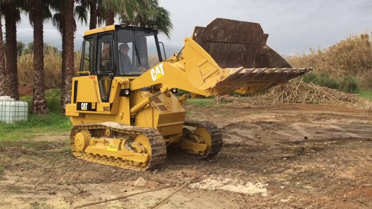 cat 943 - YouTube