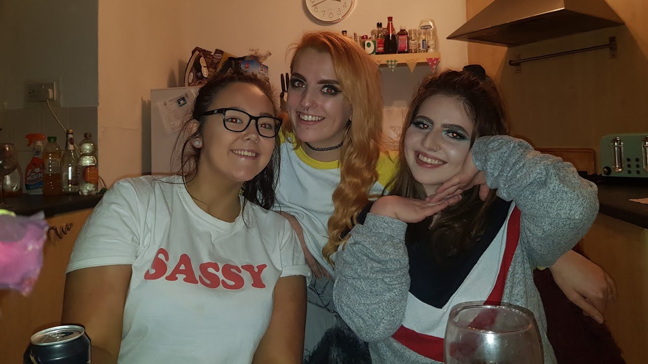 Girls Night In | 1st Vlog - YouTube