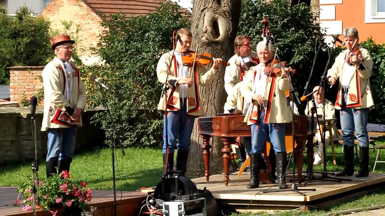 Ostrozsko poznej Hornacko v Hluku - YouTube