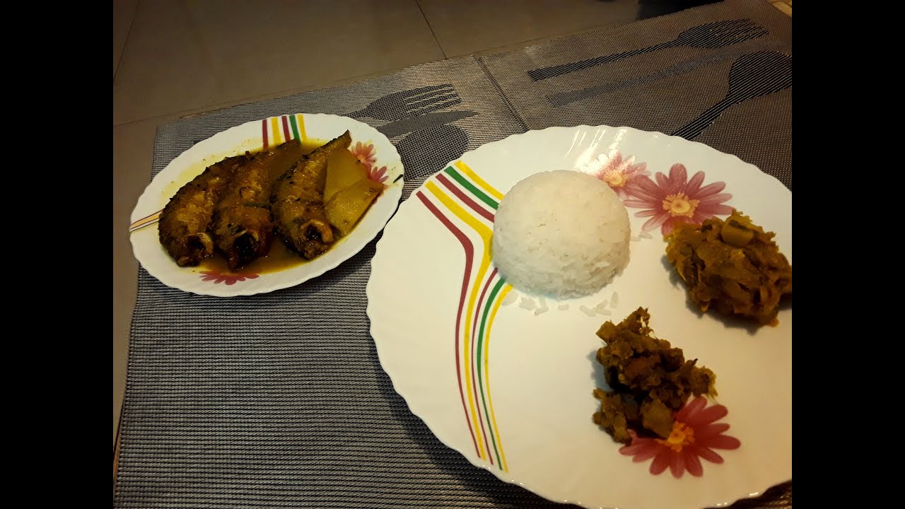 Pabda maach, bandha kopi, Thor ghanta Bengali food Eating show - YouTube