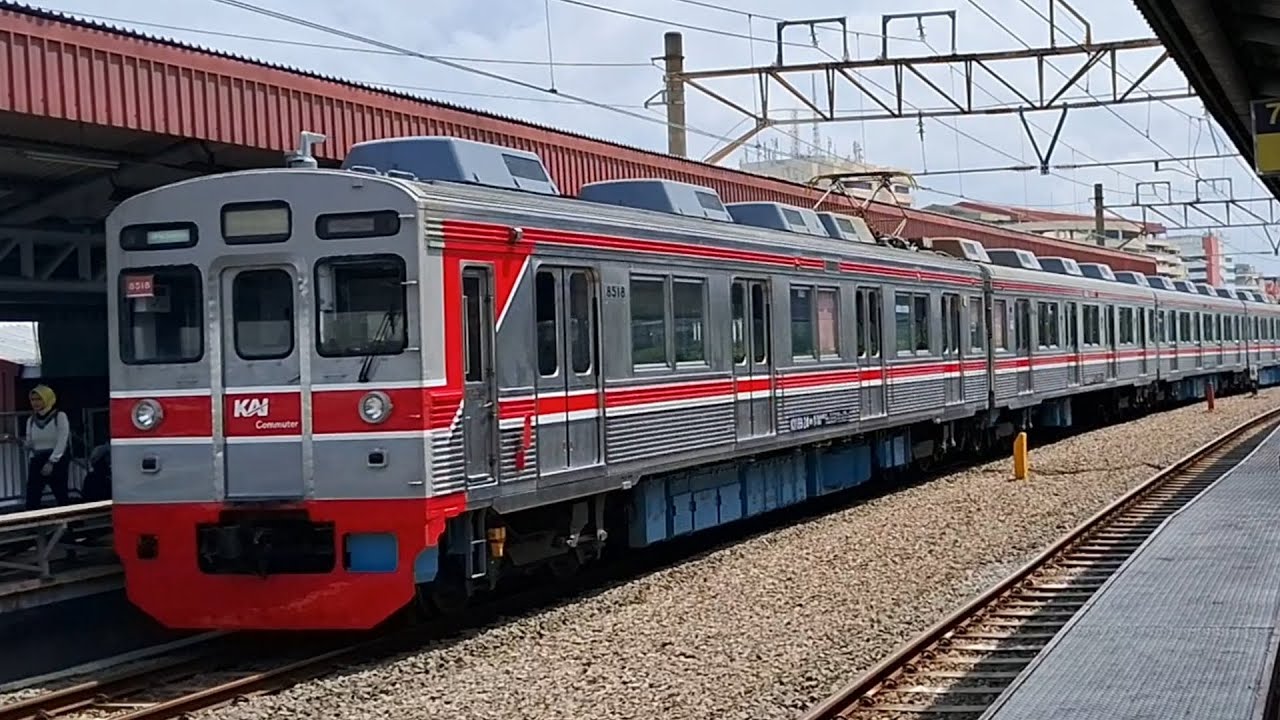 Tokyu 8518 memasuki Stasiun Kampung Bandan #keretaapi #KAI #train - YouTube