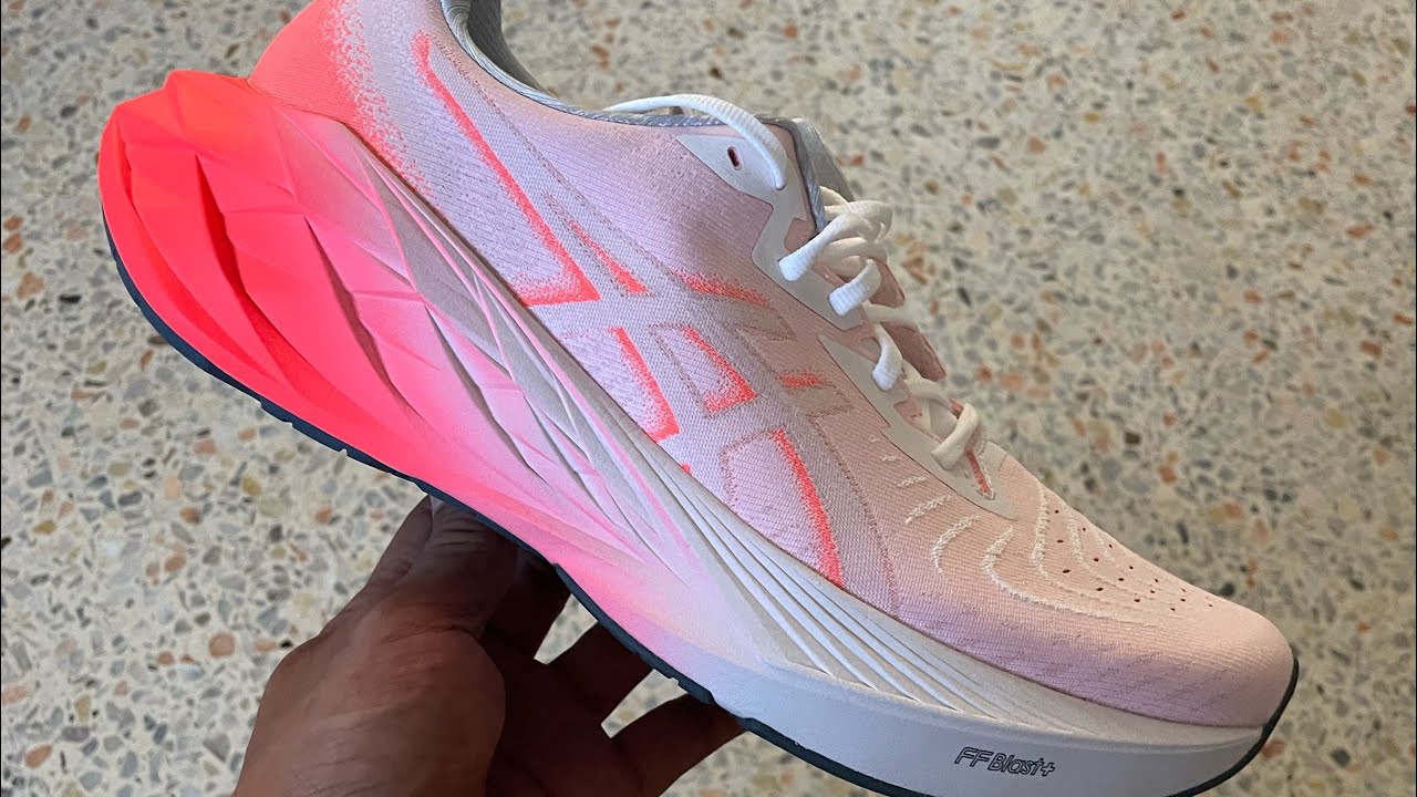 แกะกล่อง Unbox Asics Novablast 4 Sunrise Red - YouTube