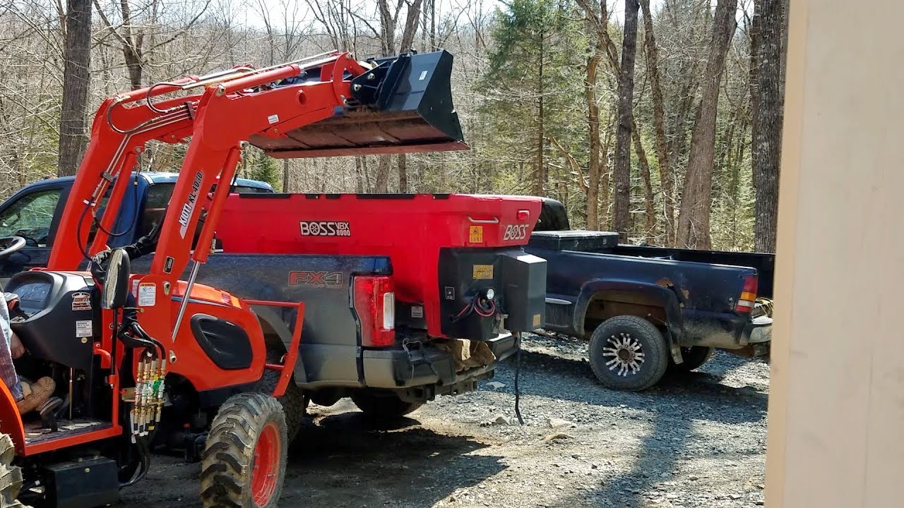 New Kioti ck3510se unloading and cleaning my Boss vbx 8000 sander - YouTube