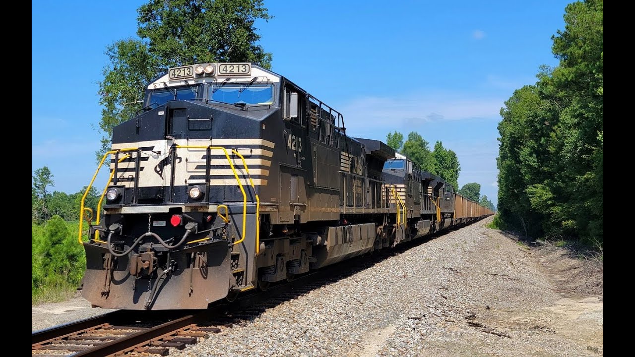 NS 786 thunders past the Hopkins area - YouTube
