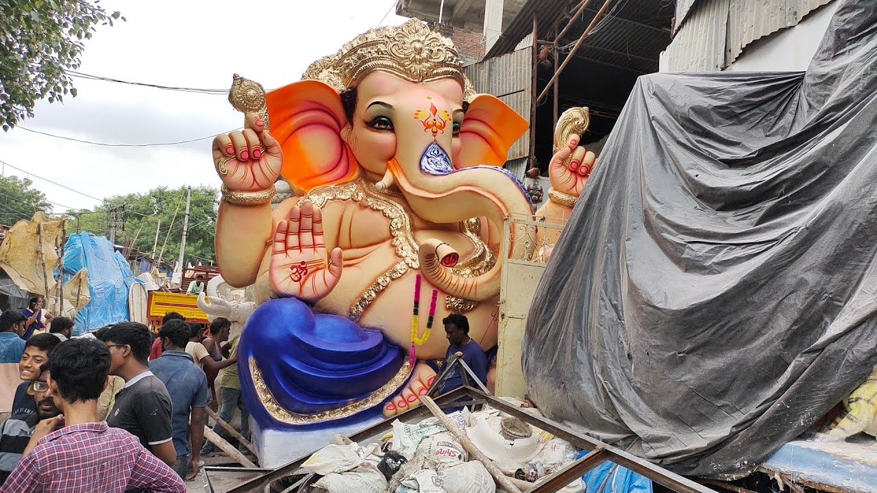 Dhoolpet Big Ganesh idol transporting 2022 Dhoolpet to Nizamabad - YouTube