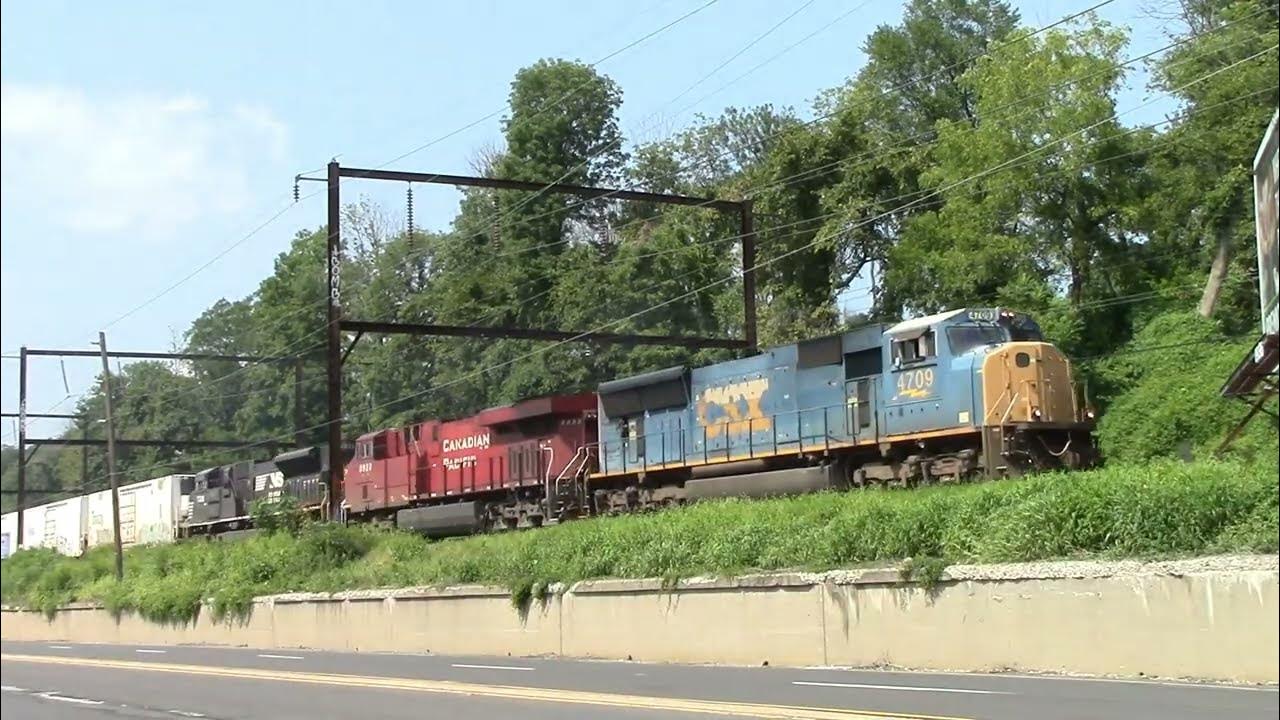 20180829 August 29 2018 CSX Q409 ES44DC C40-8W ES44AH and CSX Q410 SD70MAC ES44AC CP SD70ACU NS ...