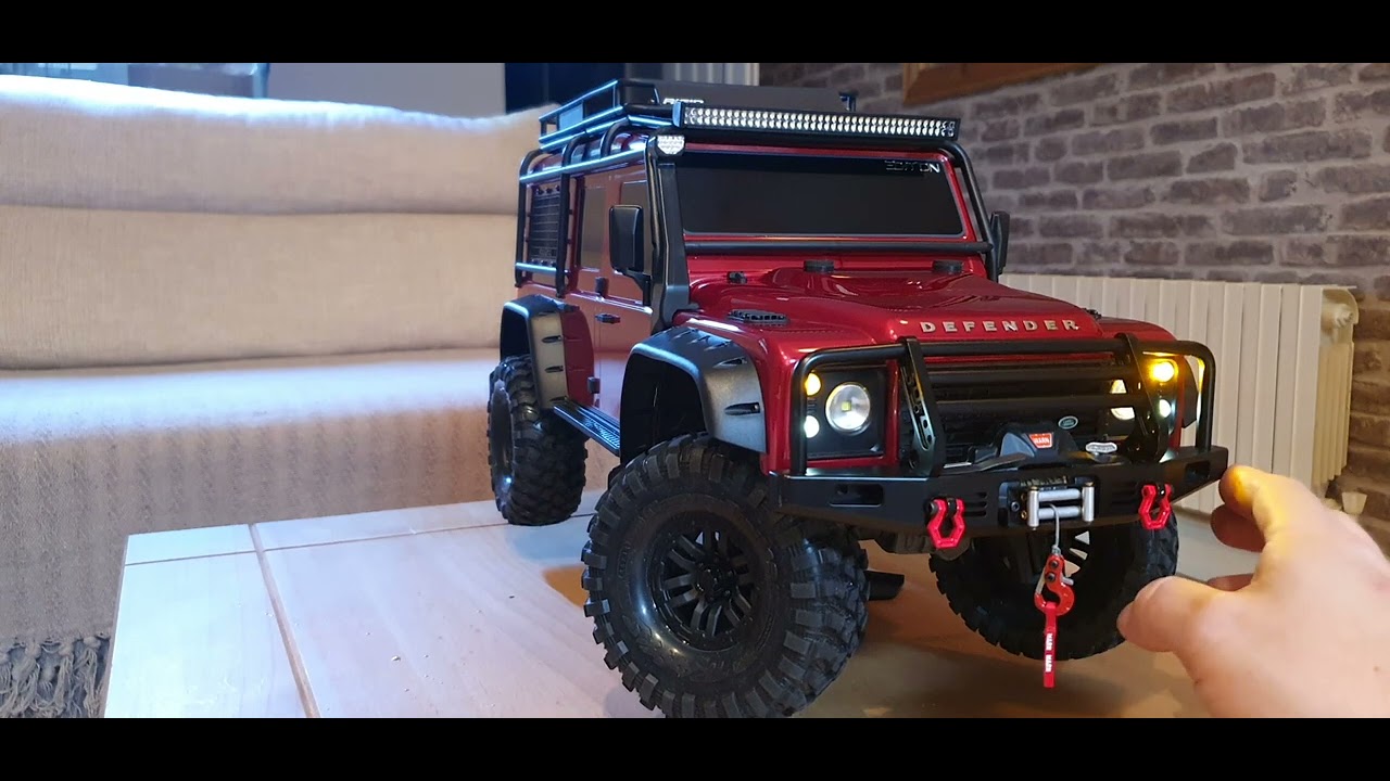 Traxxas trx4 defender red, pro scale lights, Maro11 - YouTube