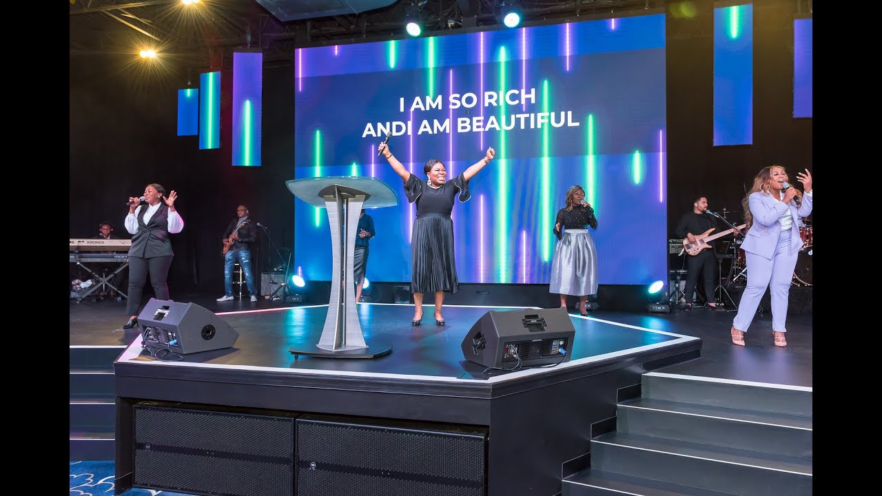 I Know Who I AM Sinach | Medley | Redeemers Voices | Min. Blessing Ali ...