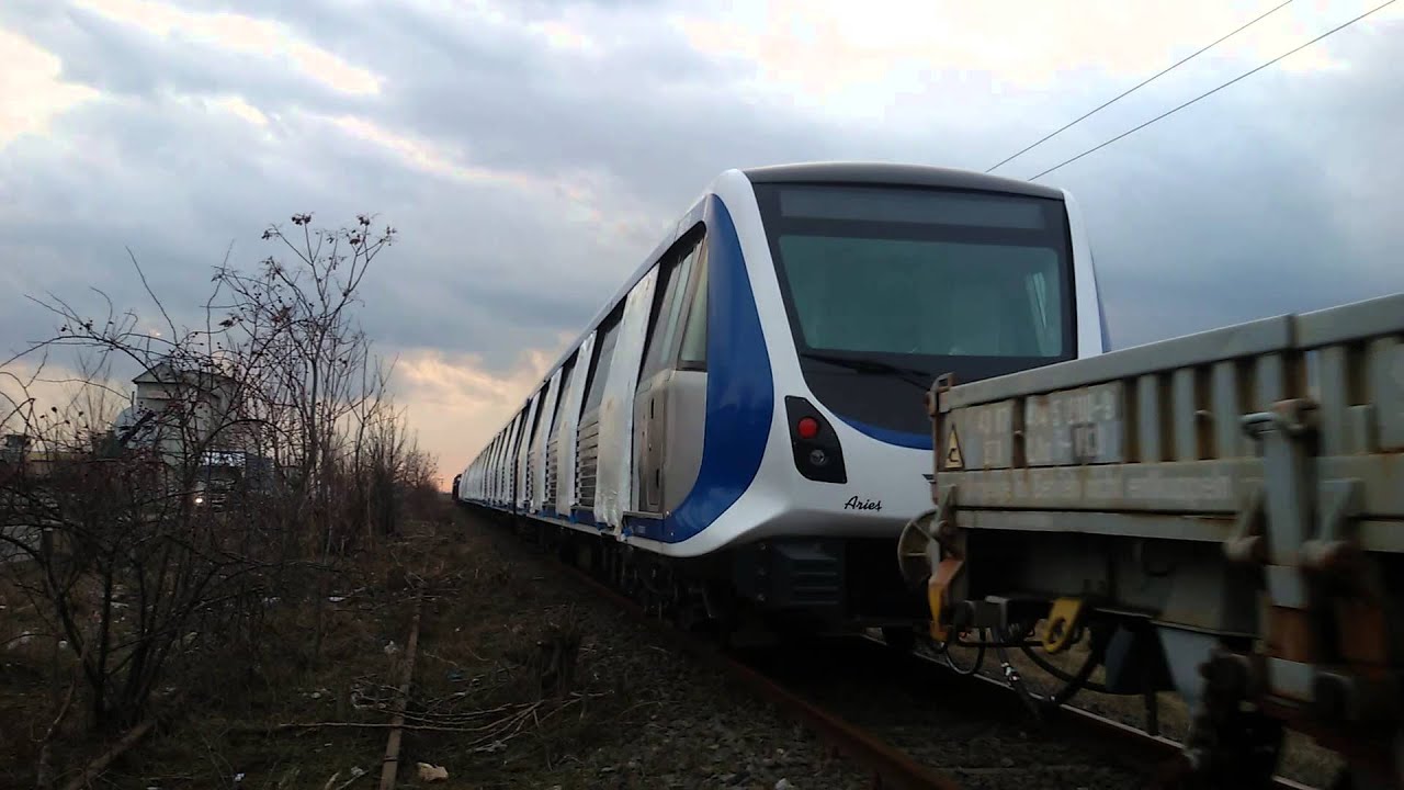 Trenul de Metrou CAF 1318-2318 Arieş in drum spre Depoul Berceni - YouTube