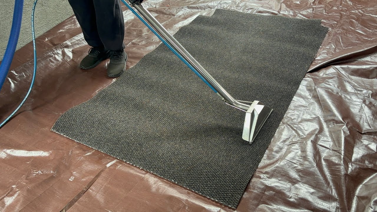 Cleaning Mats with Steam Extractor - YouTube