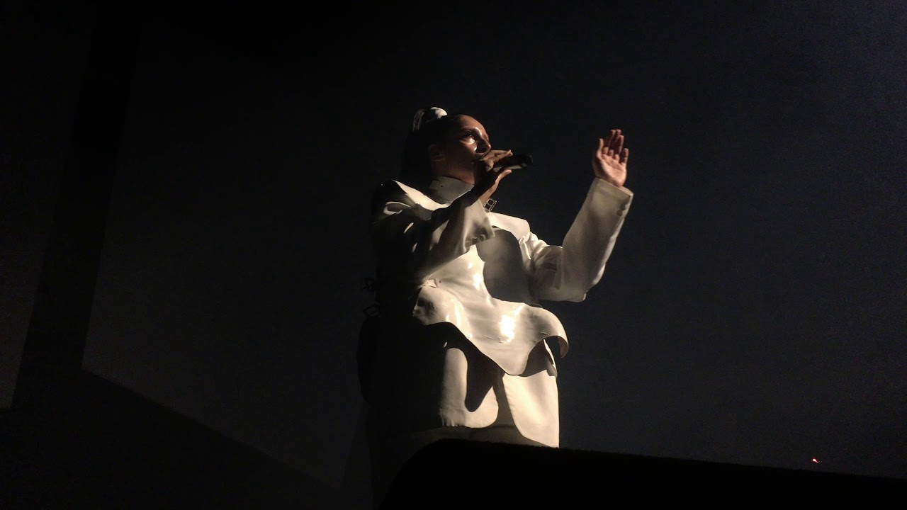 Sevdaliza - Human Nature - Live at Paradiso - YouTube