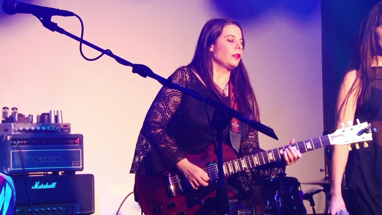 Magia Chitarei - Roxana Stroe (Foxy Lady) & Catalina Beta - ABY STAGE ...