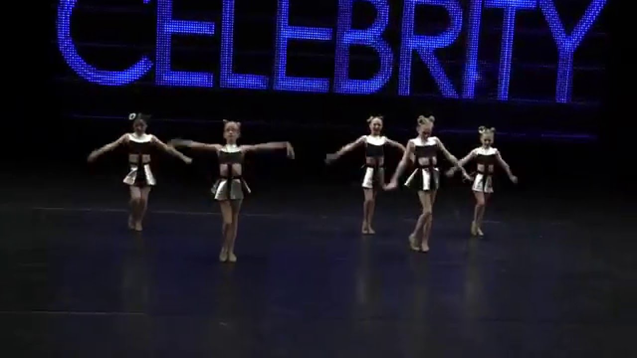 "Space Girls" Celebrity Dance Competition - YouTube