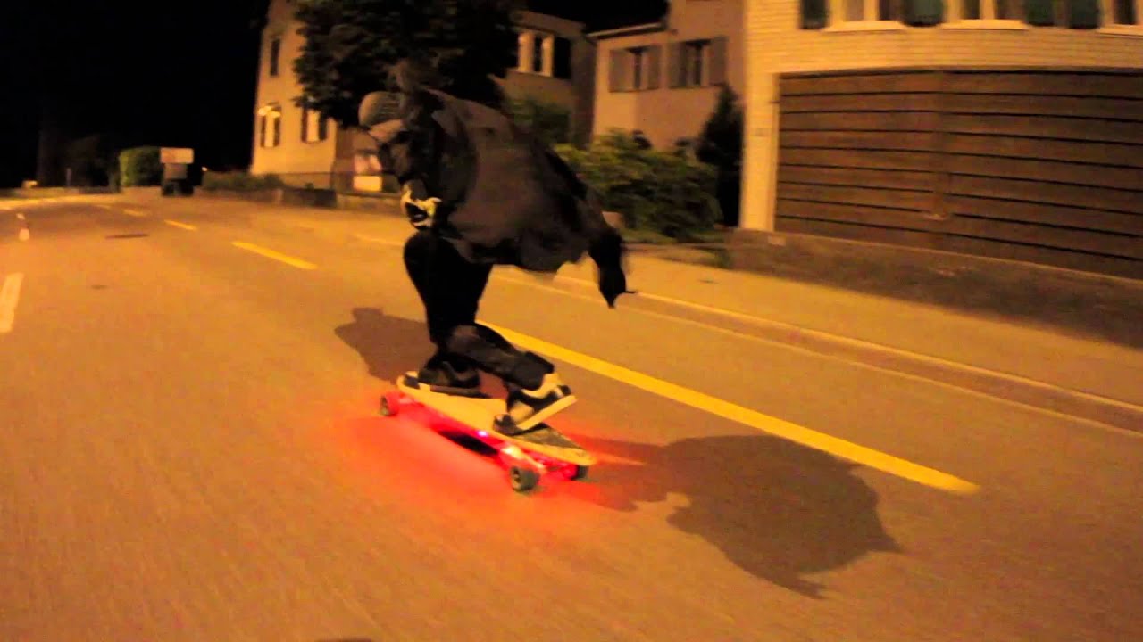 Batman Evolve Skateboard - YouTube