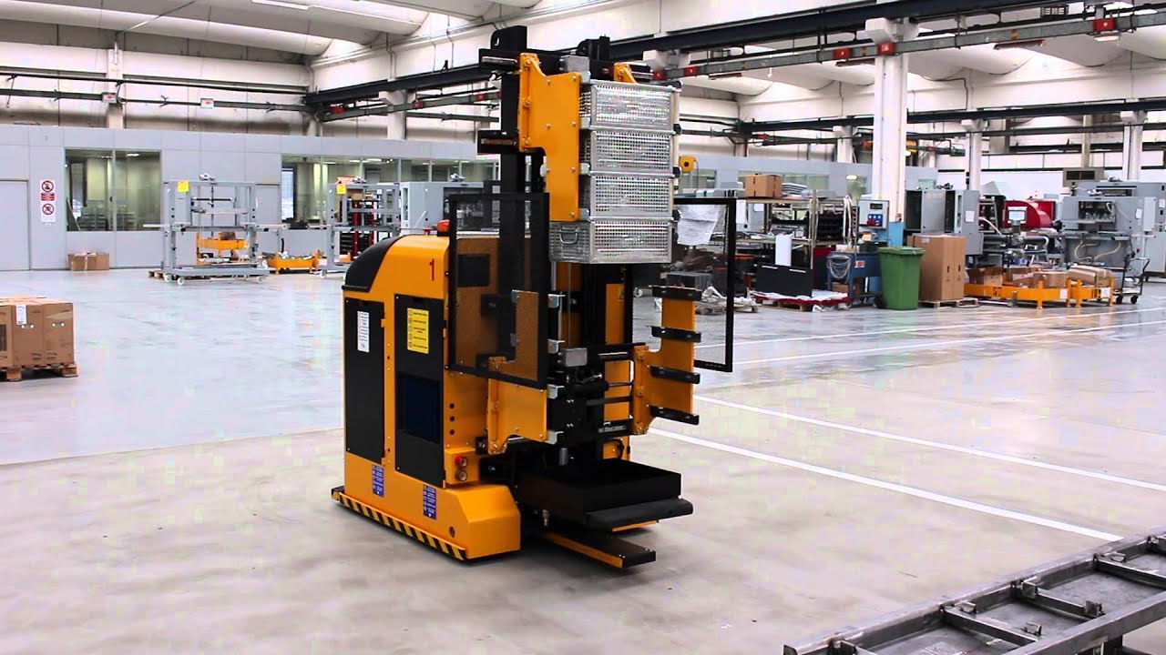 AGV in sector industrial - YouTube