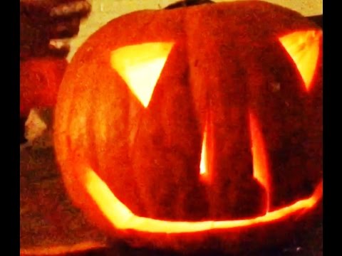HALLOWEEN PUMPKIN CARVING SNAKE - YouTube