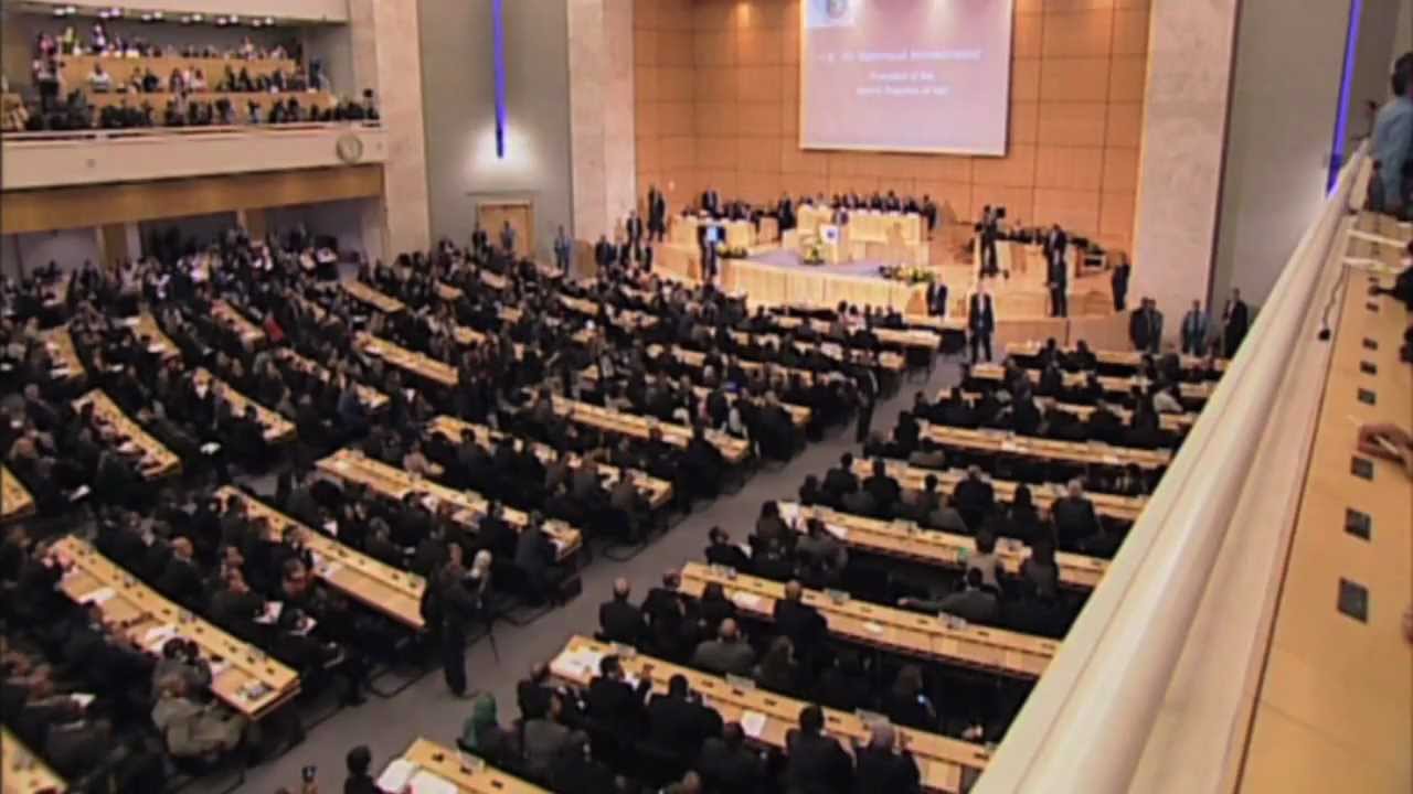 U.N. Me Extended Trailer - YouTube