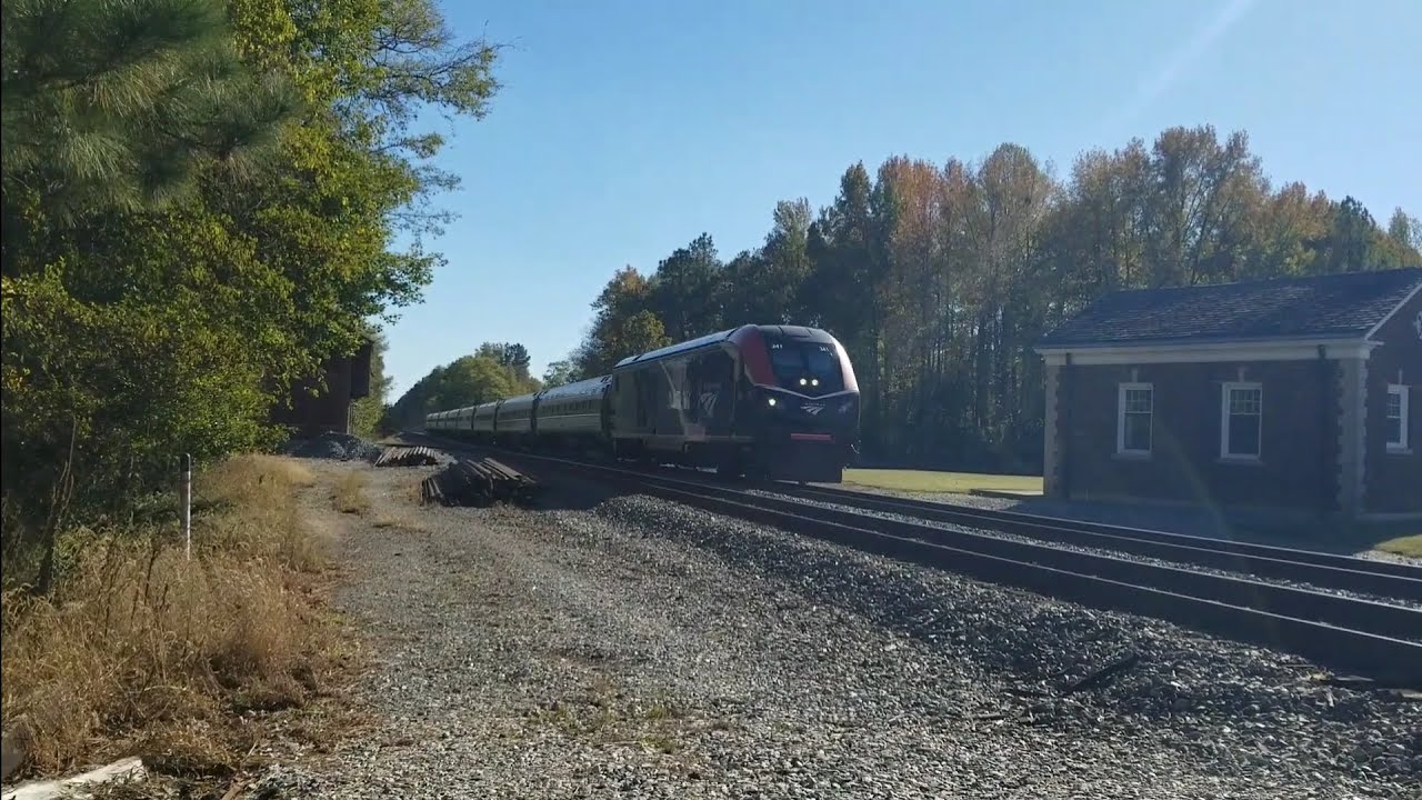 Railfanning at Buckingham yard with some pretty cool stuff including ...