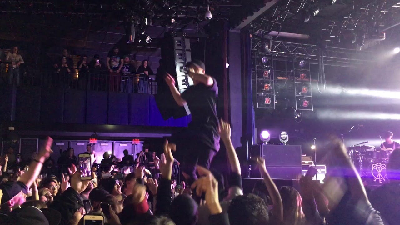 NF out here “Grindin” - FULL SONG -PERCEPTION TOUR LIVE - YouTube