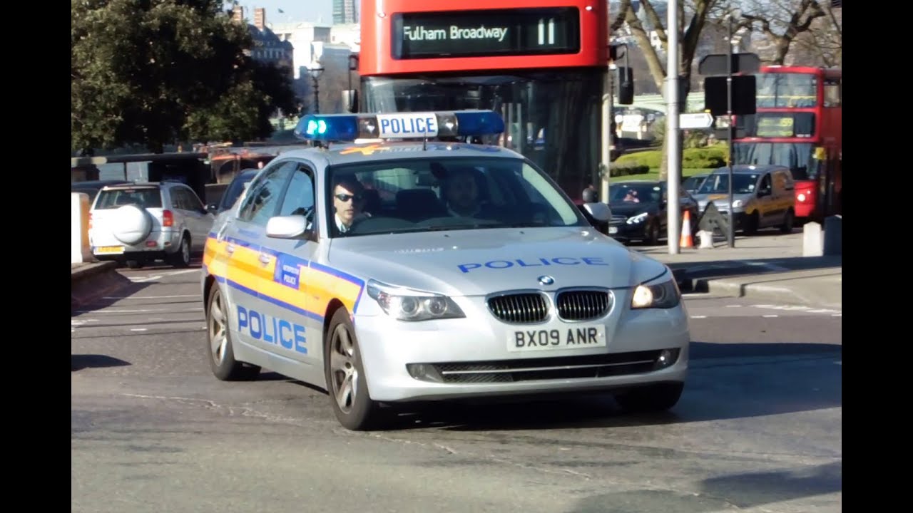 London Metropolitan Police Area Car Responding - Hyperyelp Siren - YouTube