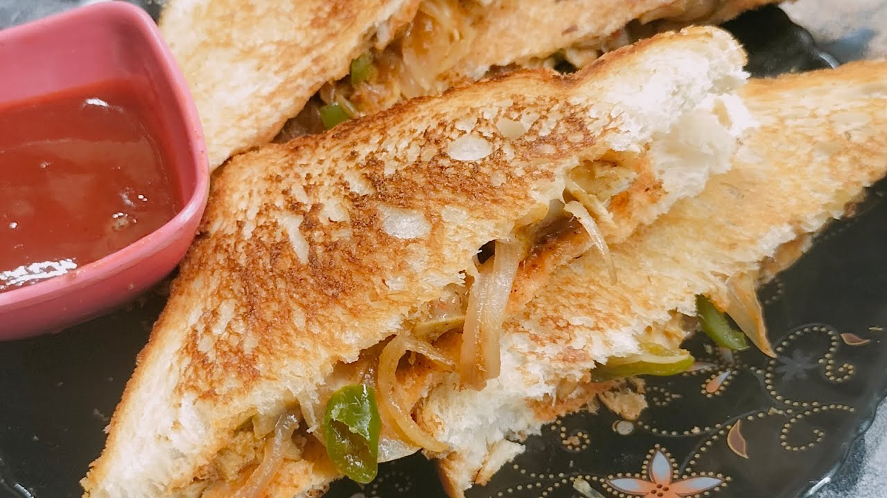 CHICKEN CHEESE TOAST SANDWICH 🥪🥪 || CHEESY SANDWICH 😋😋 CRISPY|| YUMMY ...