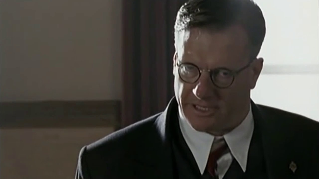 Curtin (2007) - John Curtin discute la situación con el general Vernon ...