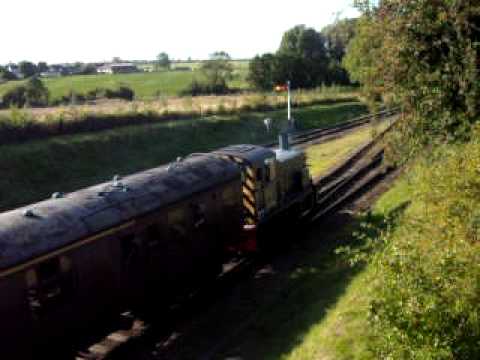 D2158 and D4067 at Quorn, 12/09/2010 - YouTube