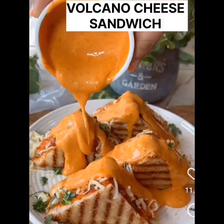 Volcano Cheese Sandwich #shorts #viral #food #trending - YouTube