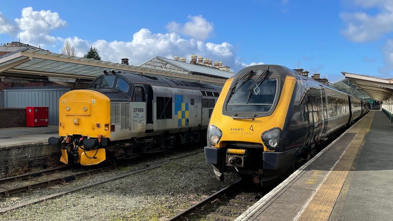 LSL’s 37688, LNWR Class 350’s terminating short & two TFW MK4 sets (2nd ...