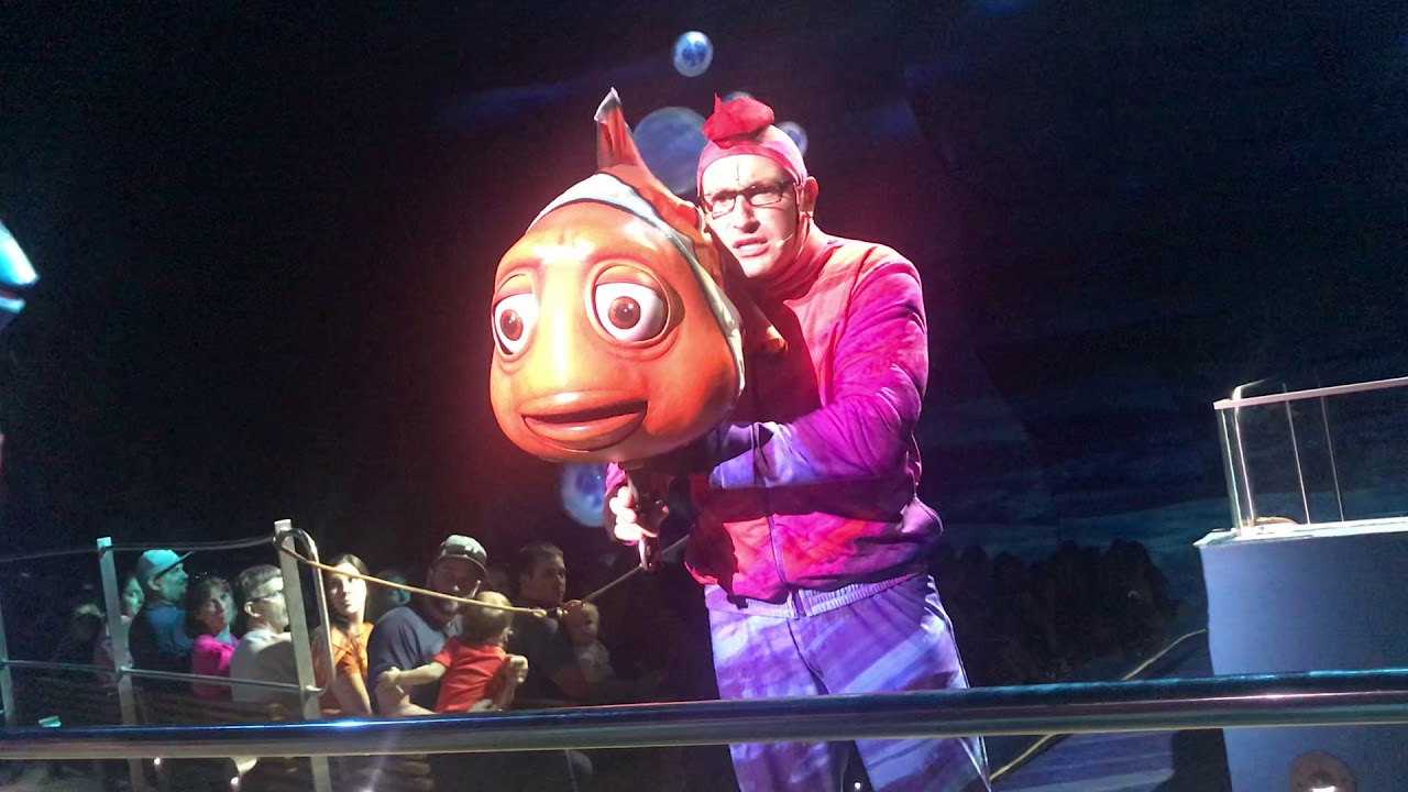 Finding nemo show - YouTube