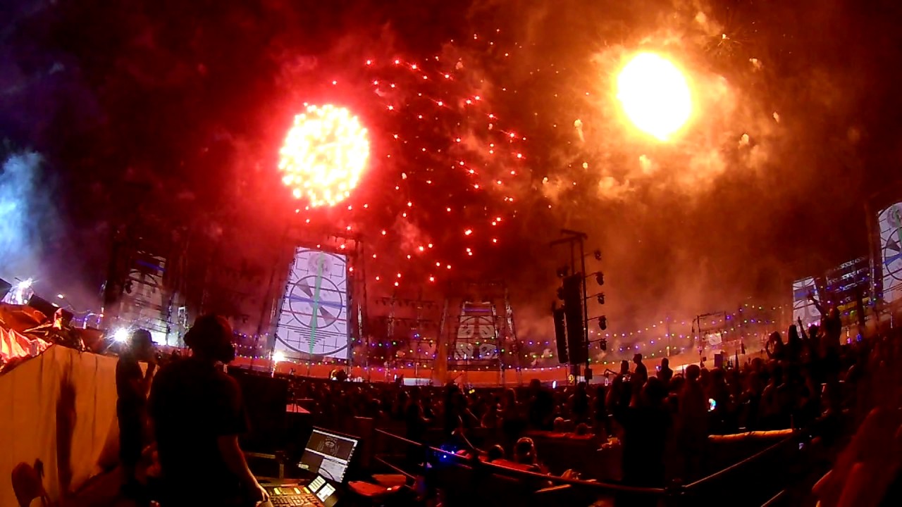 EDC Las Vegas 2017 - Alesso - Fireworks - YouTube
