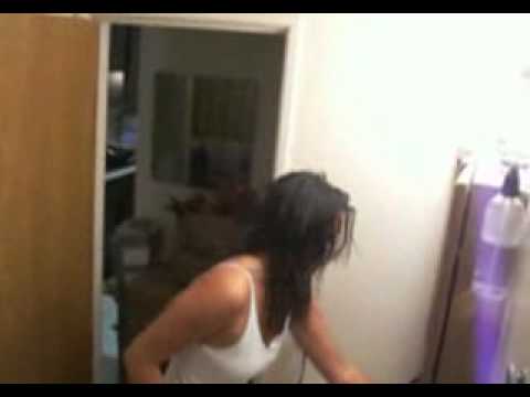 Brat prikol'nulsya nad sestroj