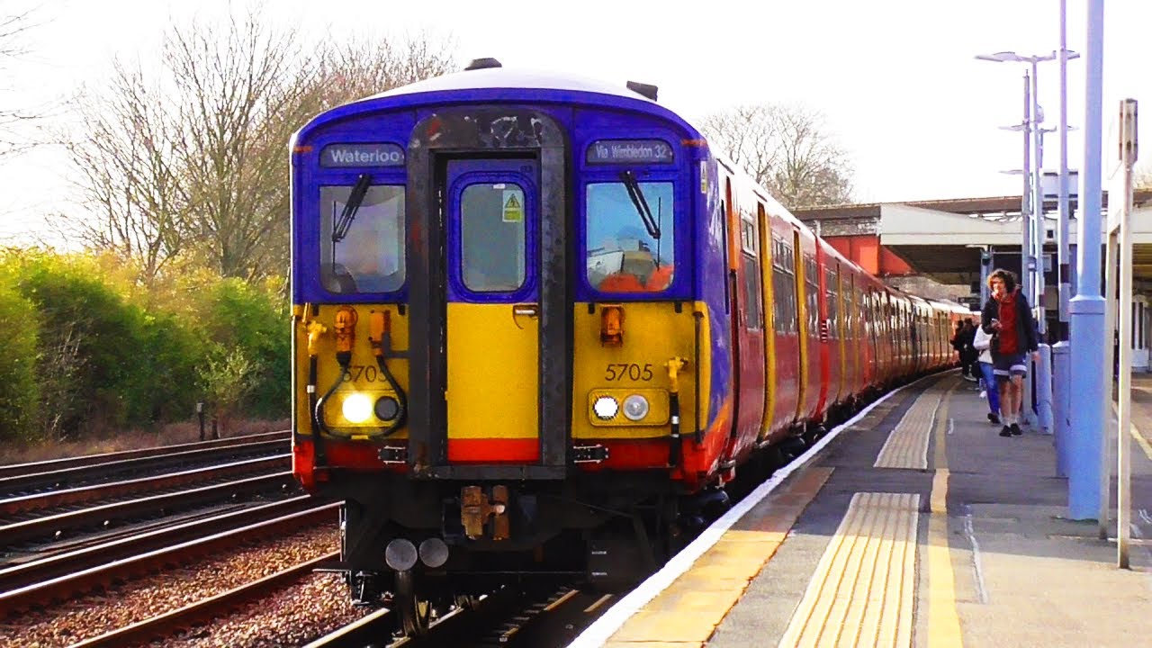 SWR Class 455's at Raynes Park 28/01/2024 - YouTube