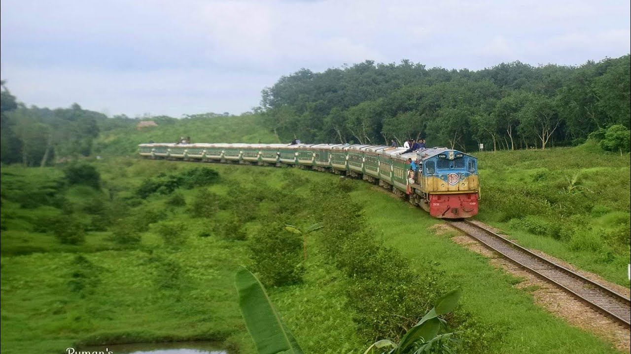 4K Parabat Express Crossing Maminkhola Tea Gardens Sylhet - YouTube