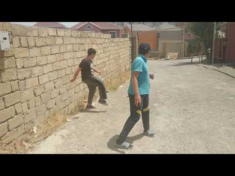 Həyətdə 11tus oynadiq