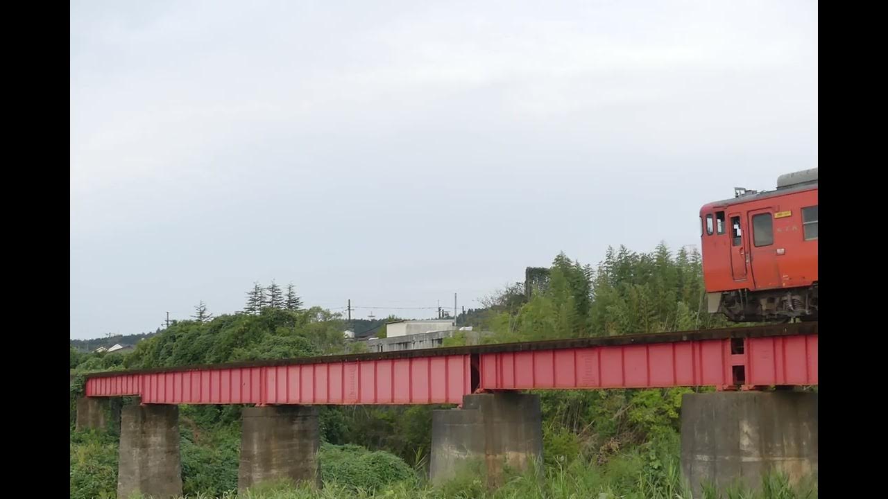 小湊鉄道 養老川橋梁を行くキハ40系2連（2024 9 29） - YouTube