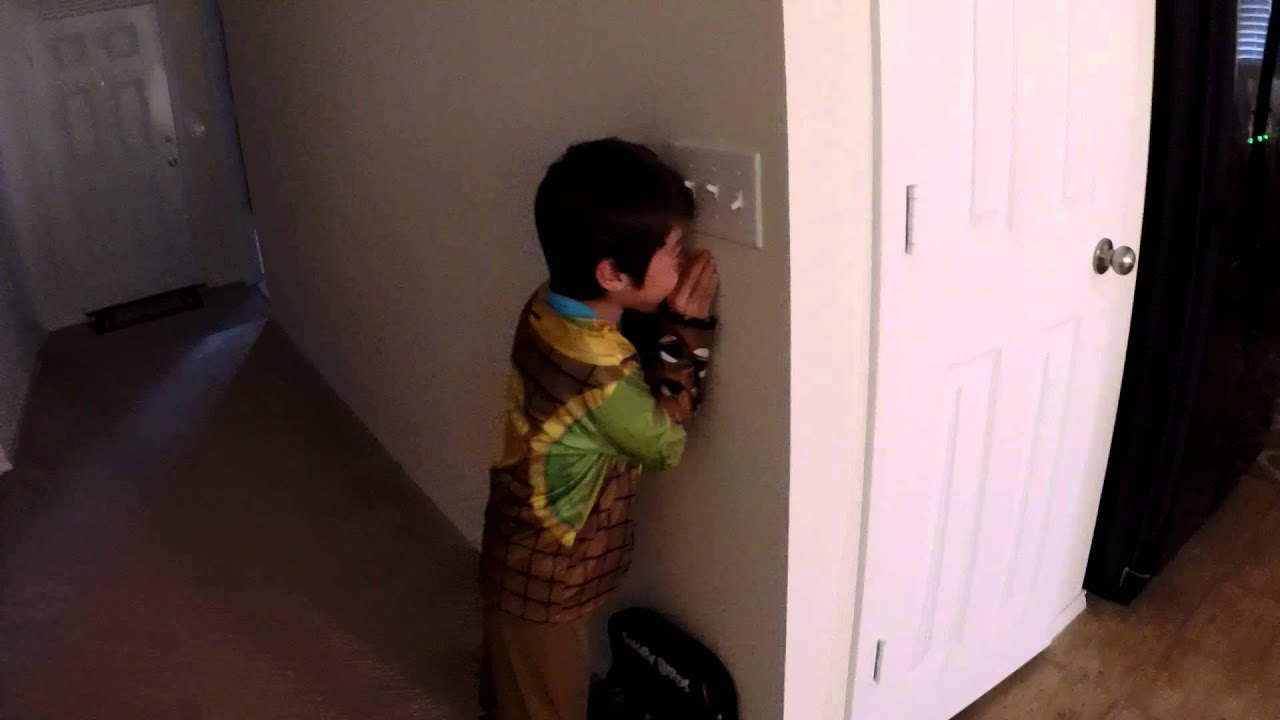 Ian & Papa Make a Mini Movie: "Sneak" - YouTube