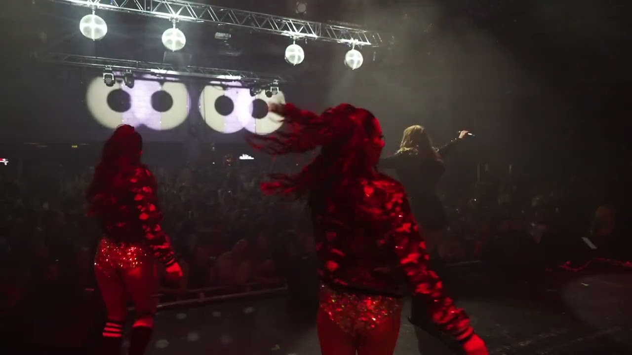 Taylor Swift Tribute Act Katy Ellis LIVE - YouTube