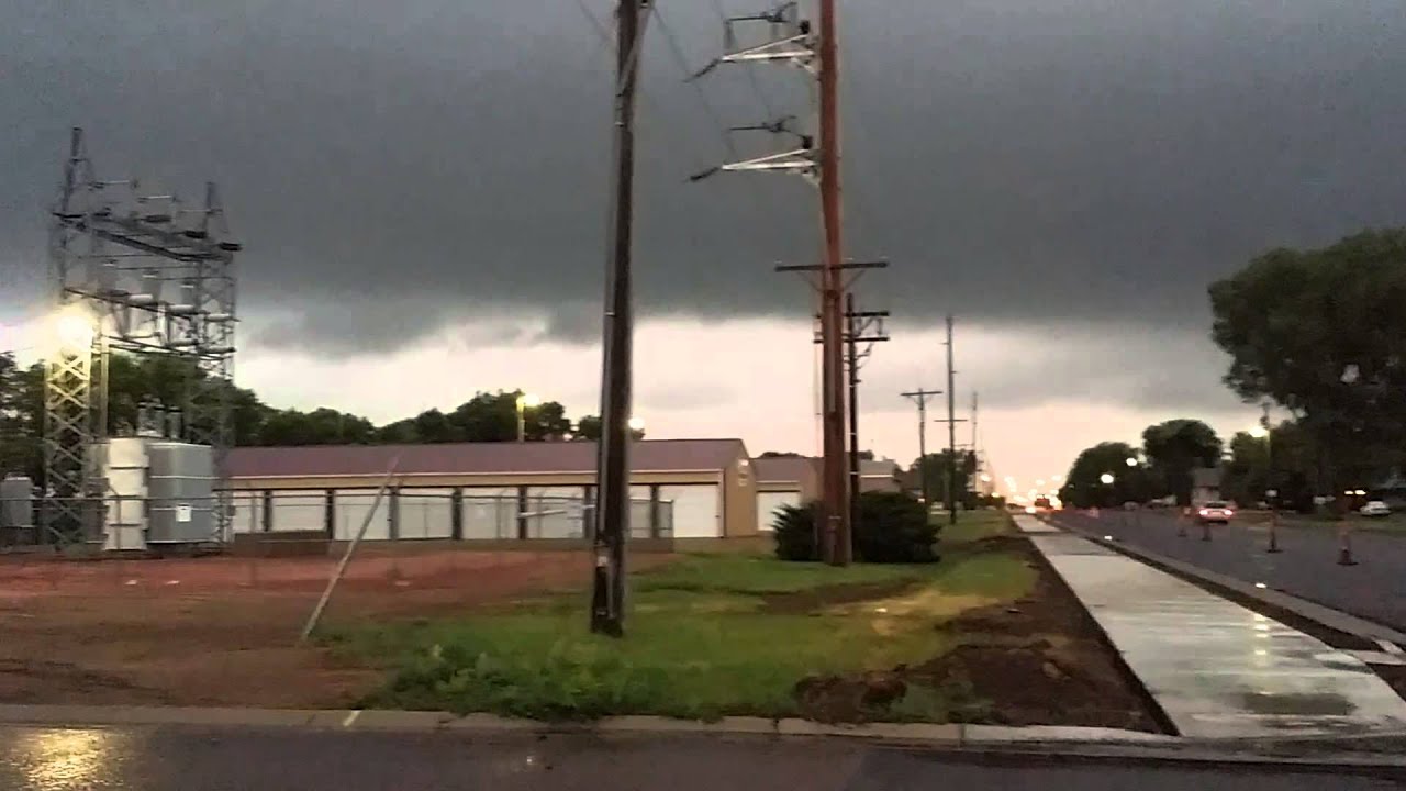 Tornado start to form - YouTube