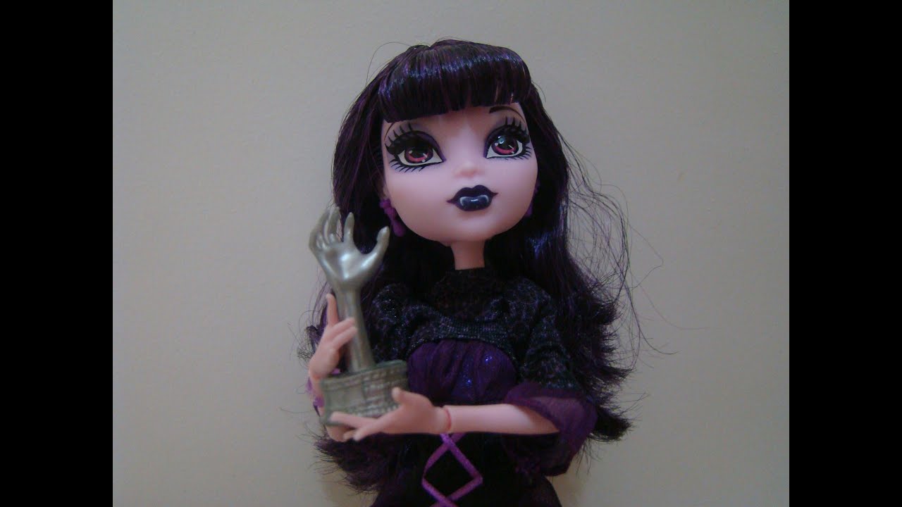 Monster High - REVIEW Elissabat Frights, Camera, Action - YouTube