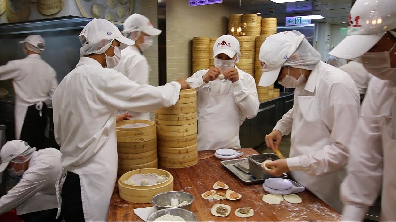 Taiwan's PERFECT Xiaolongbao at Din Tai Fung 鼎泰豐 | EXQUISITE Taiwanese ...