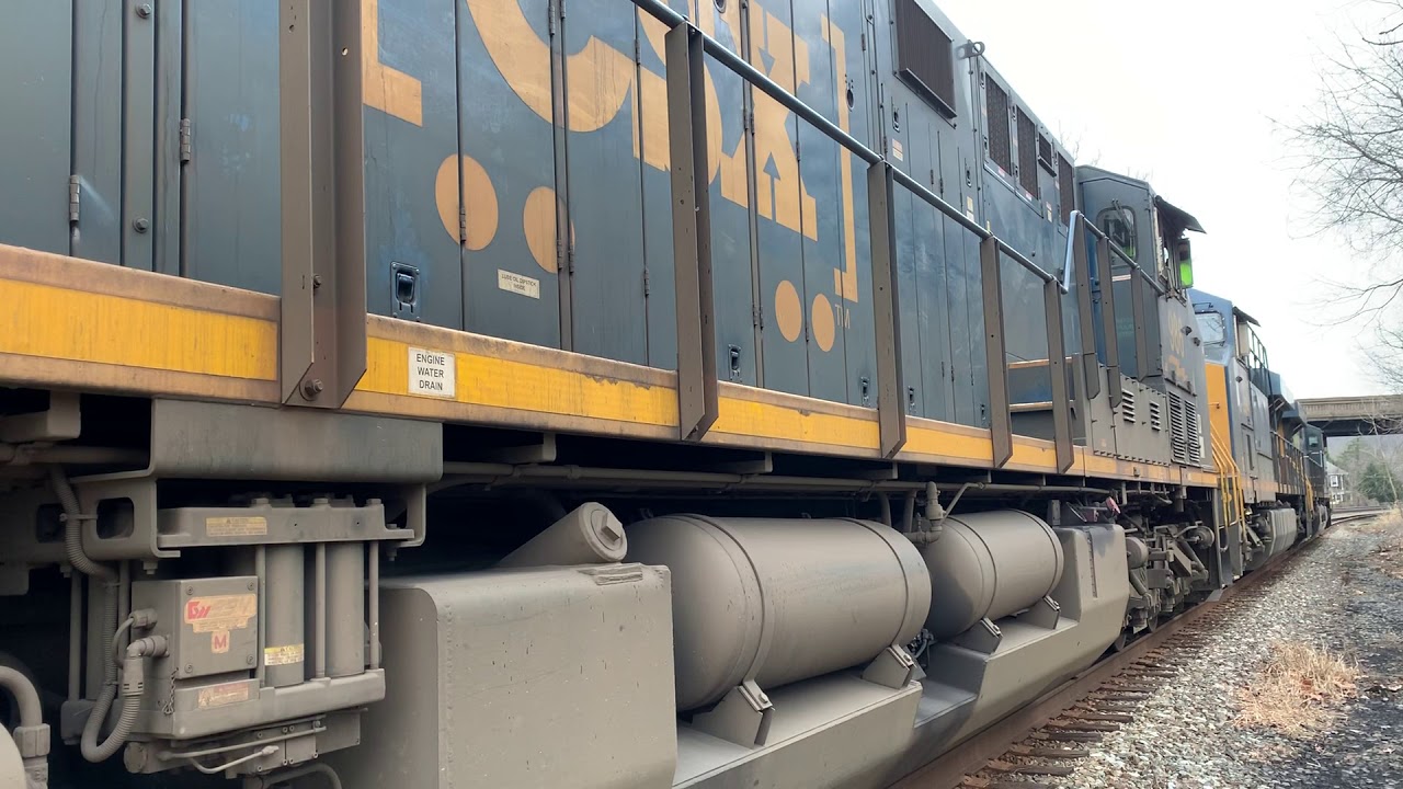 CSX ES44AH GEVO-12 Startup - YouTube