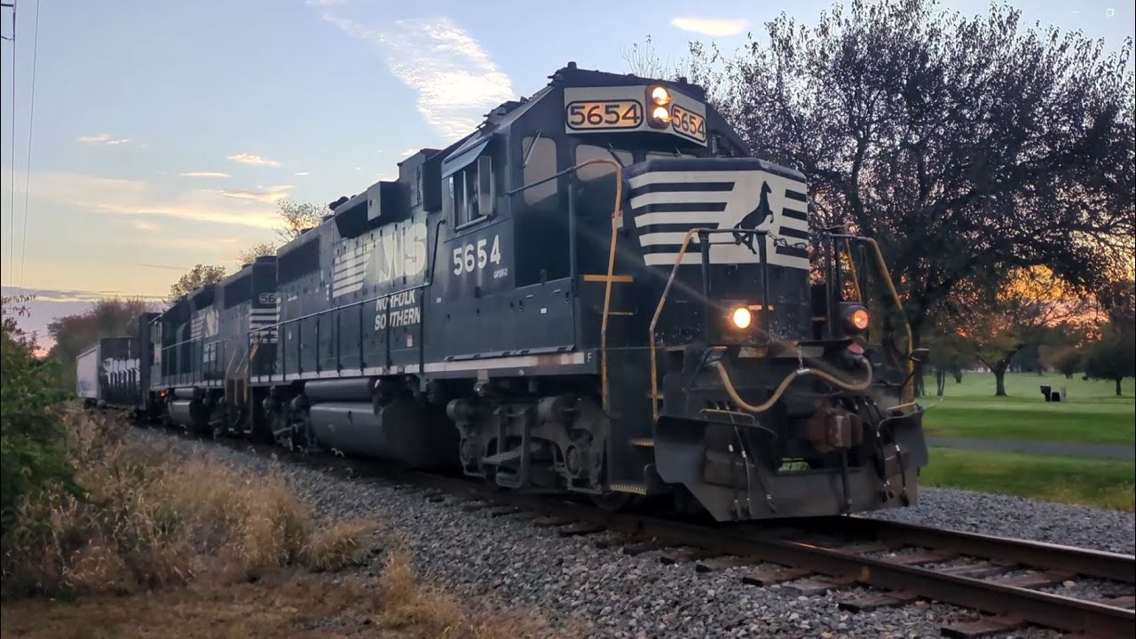 NS 5654 leads a 2 Car H59 through Carlisle with a Horn Salute. - YouTube