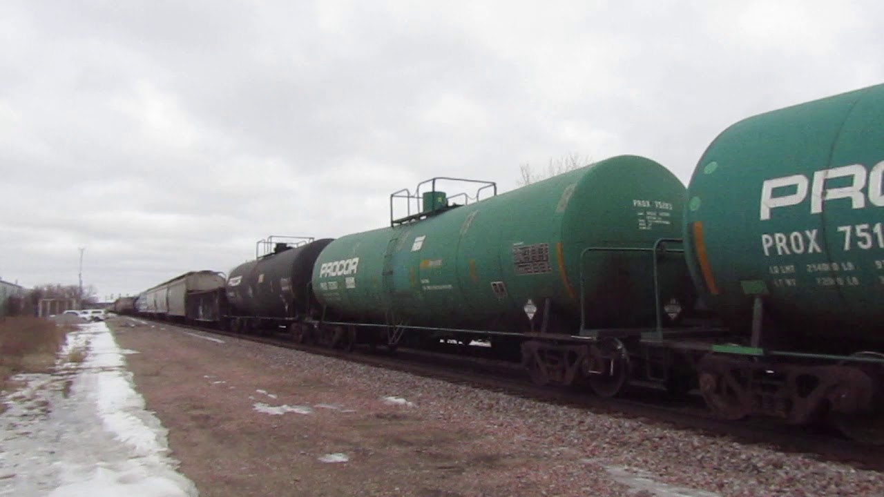 Southbound CP 9819 on the Canadian Pacific - YouTube